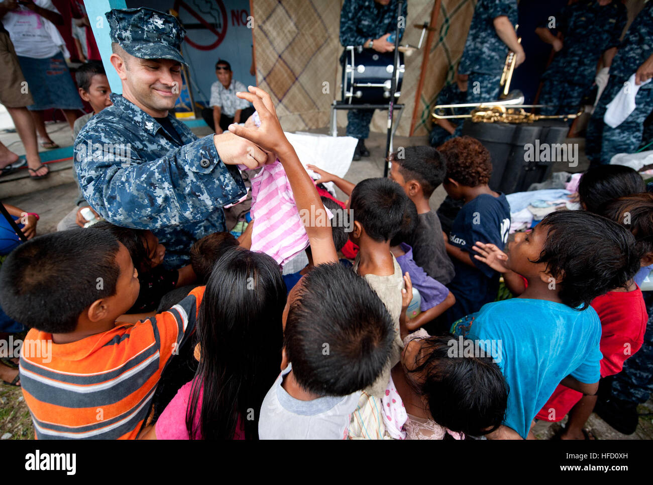 MAJURO, Marshall Islands (July 5, 2013) Fire Controlman 2nd Class Jason ...