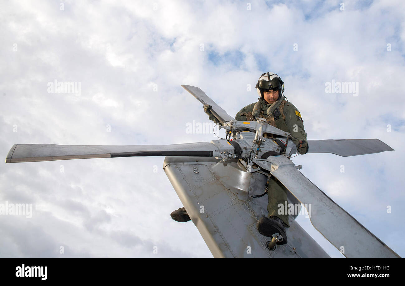 ATLANTIC OCEAN (April 14, 2016) Naval Aircrewman 3rd Class Nicholas ...