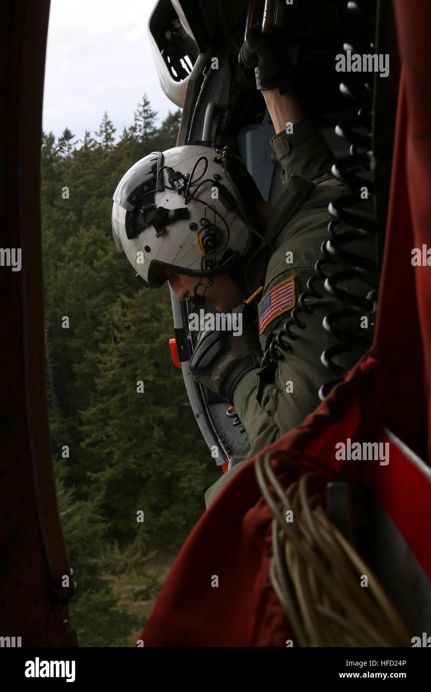 Naval Aircrewman (Helicopter) 2nd Class Jon Hampton, from Palmdale ...