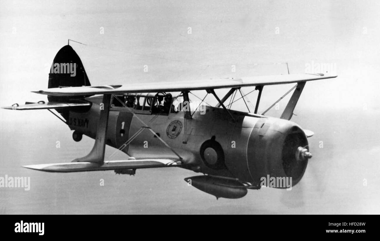 Helldiver hi-res stock photography and images - Alamy