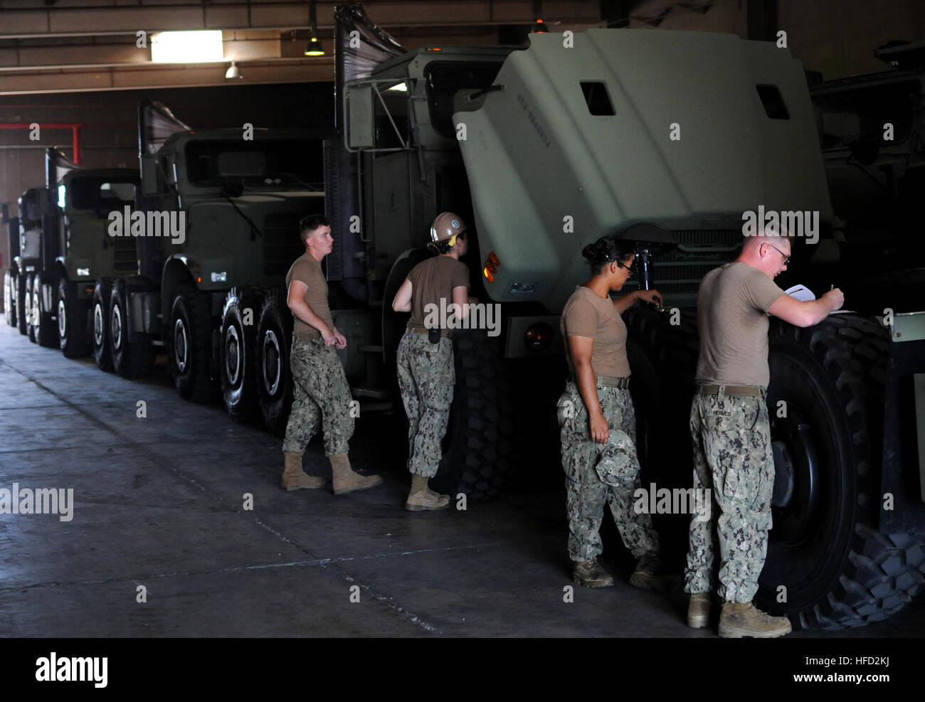 Mtvr medium tactical vehicle replacement hi-res stock photography and ...