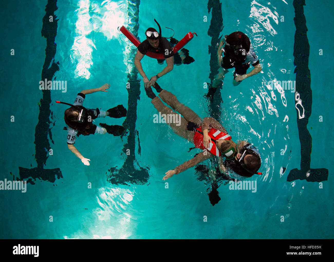 U s navy search rescue swimmers hi-res stock photography and images - Alamy