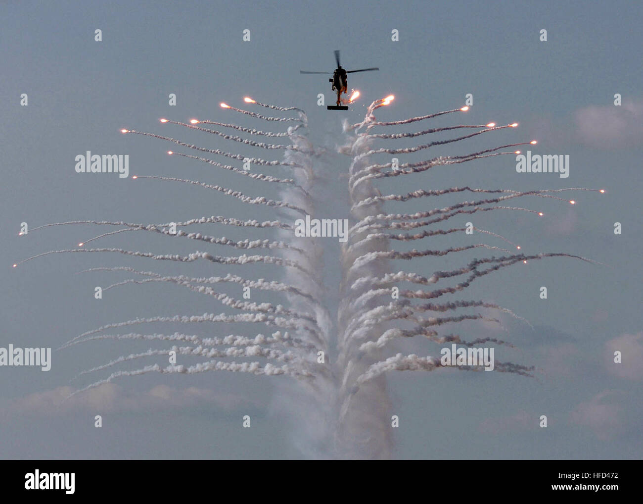 Heat seeking flares hi-res stock photography and images - Alamy