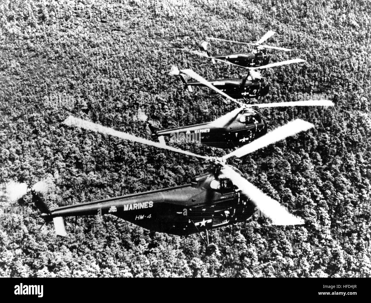 A Sikorsky HRS-1 helicopter of Marine Helicopter Transport Squadron 261 ...