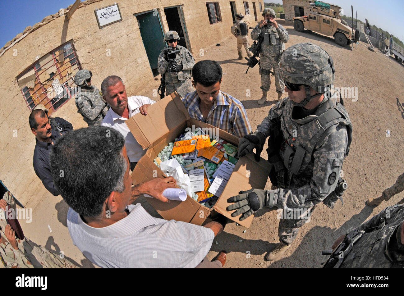 U.S. Soldiers from Alpha Troop, 1st Platoon, 1-150th Armored ...