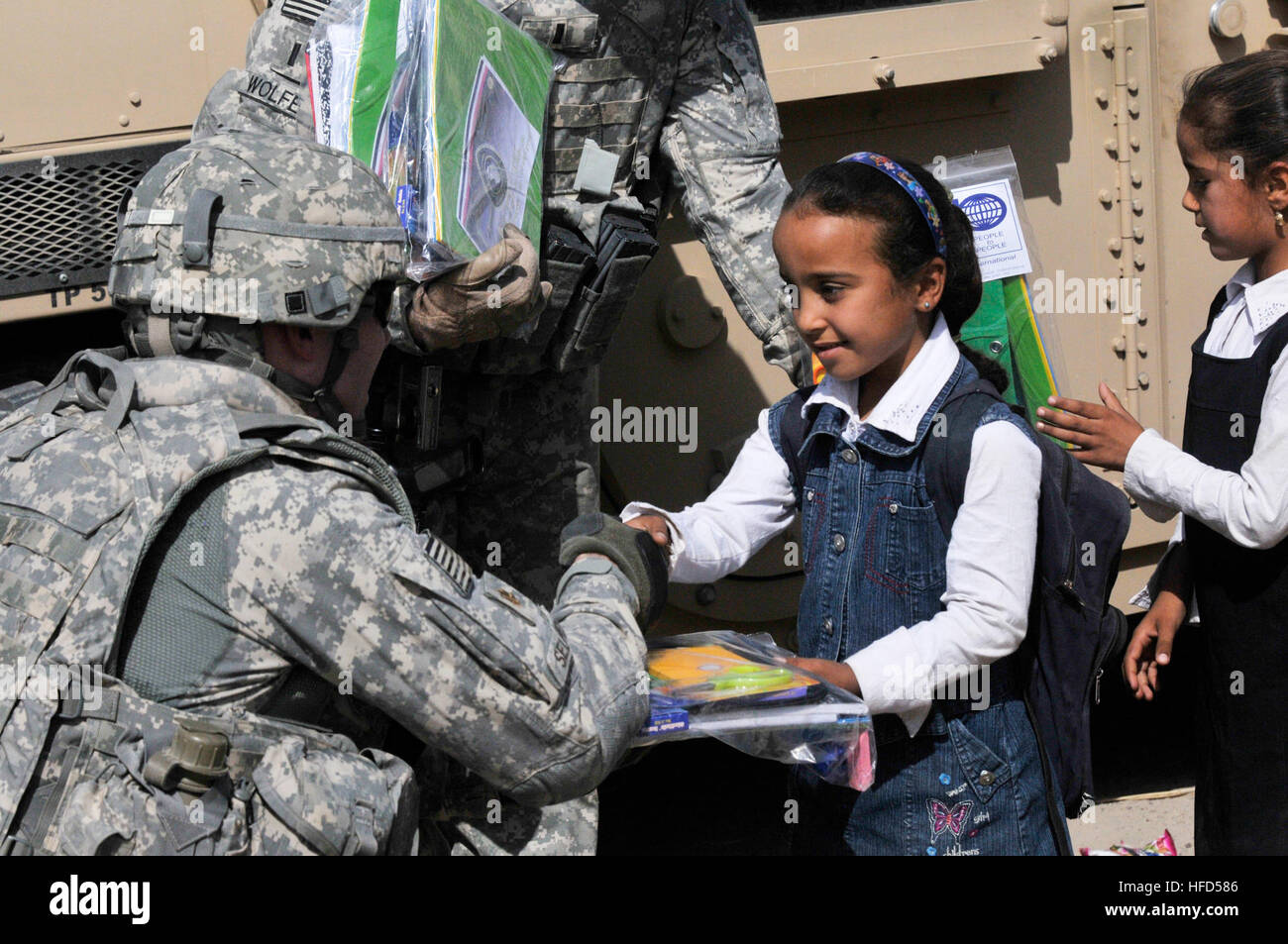 U.S. Soldiers from Alpha Troop, 1st Platoon, 1-150th Armored ...