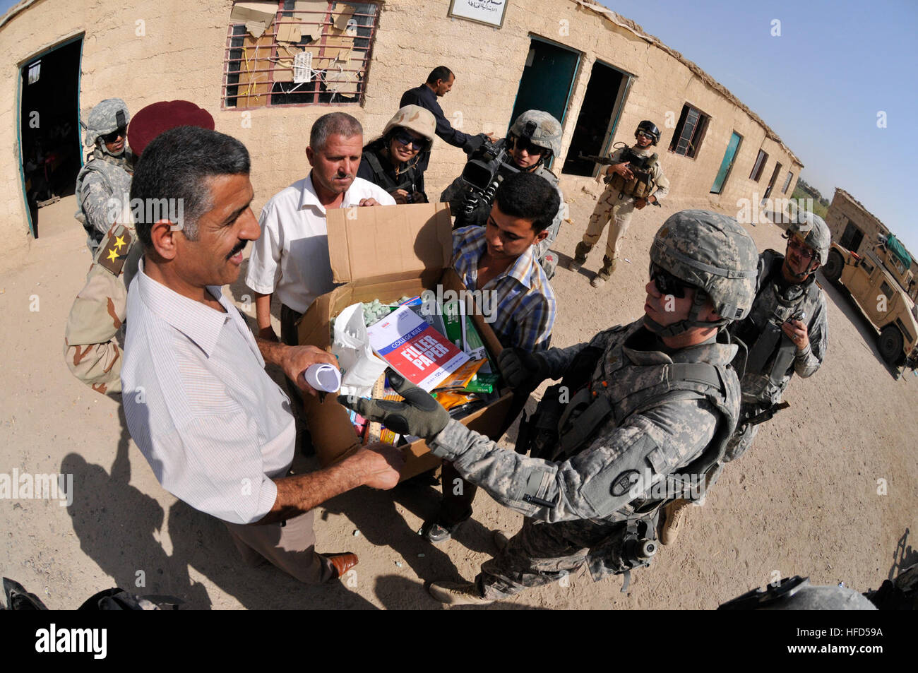 U.S. Soldiers from Alpha Troop, 1st Platoon, 1-150th Armored ...