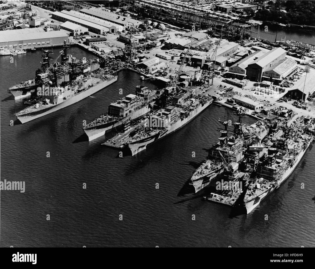 Spruance class Black and White Stock Photos & Images - Alamy