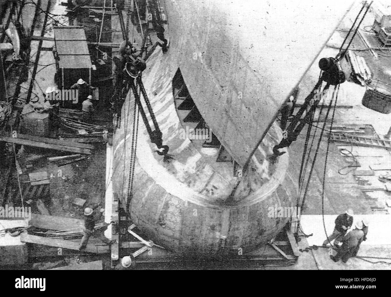 SQS-26 sonar of USS Willis A. Lee (DL-4) in 1961 Stock Photo - Alamy