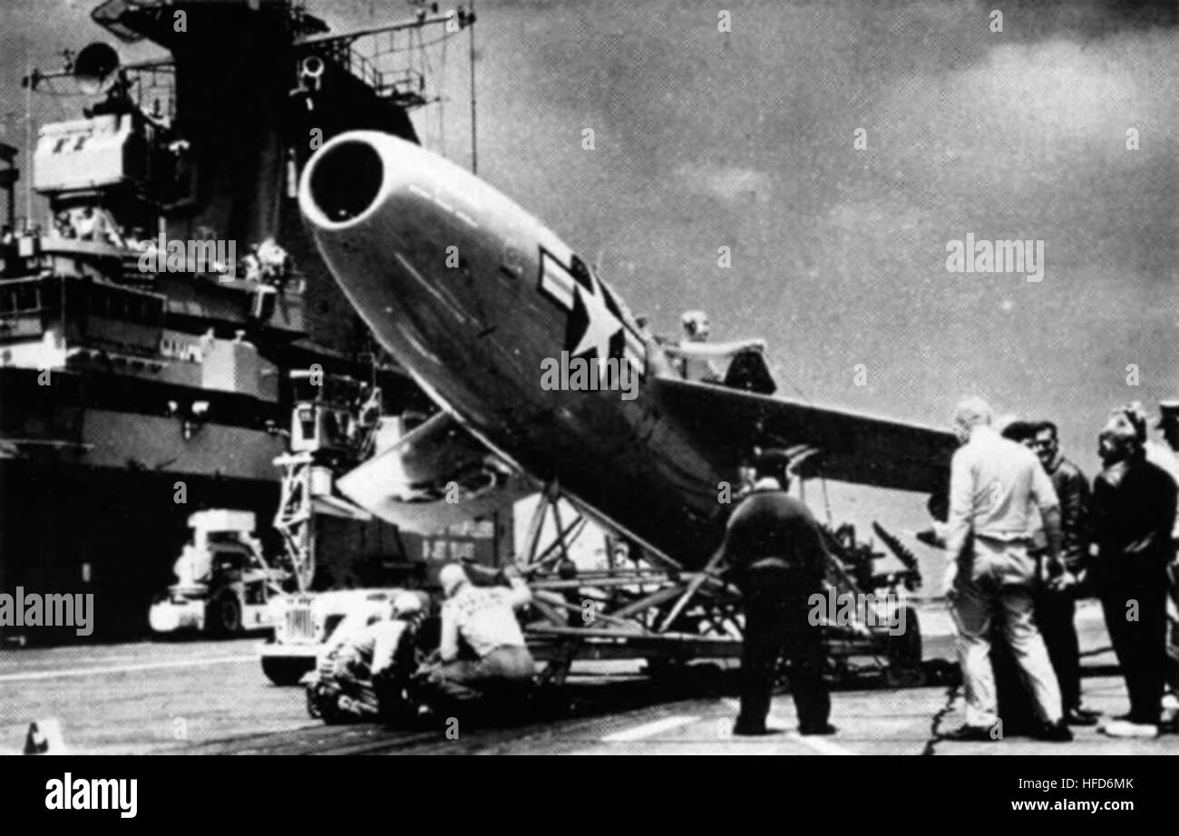 Regulus Regulus Black and White Stock Photos & Images - Alamy