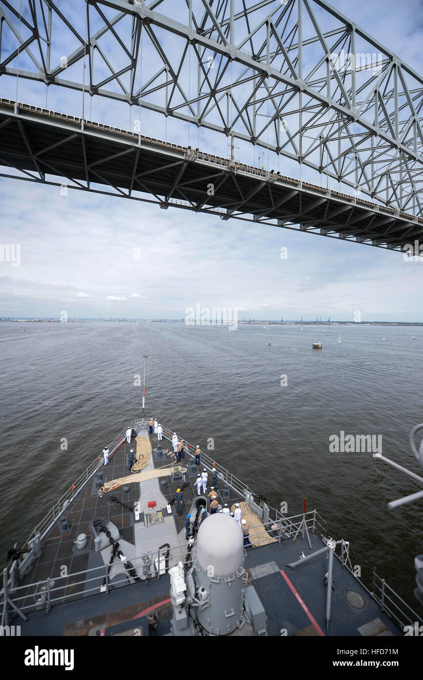 The dock landing ship USS Oak Hill (LSD-51) sails under the Francis ...