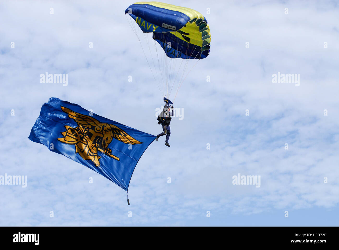 Chief Warrant Officer (SEAL) Keith Pritchett, a member of the U.S. Navy ...