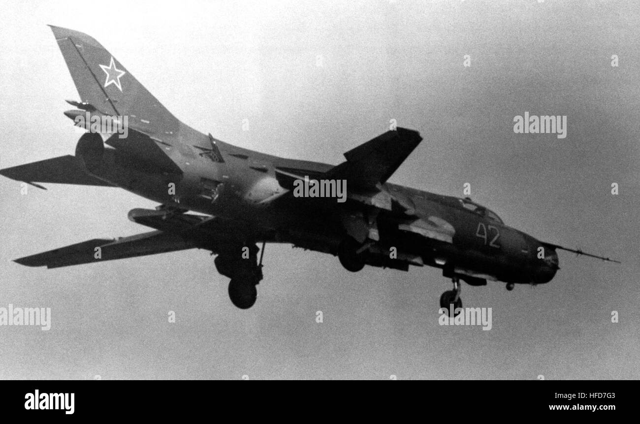 Su 17 fitter hi-res stock photography and images - Alamy