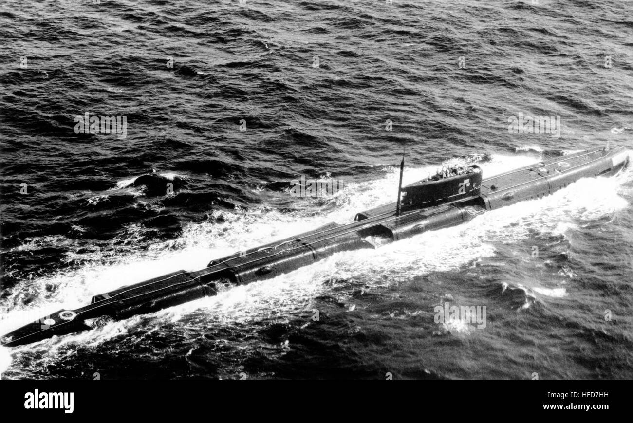 A starboard view of a Soviet Echo II class guided missile submarine ...