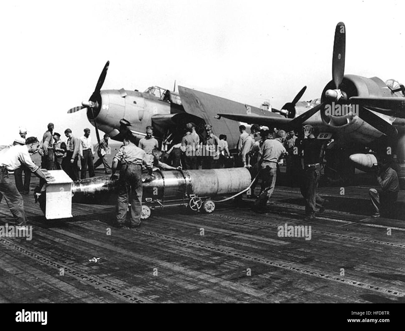 TBM with Mk 13 torpedo on USS Wasp (CV-18) 1944 Stock Photo - Alamy