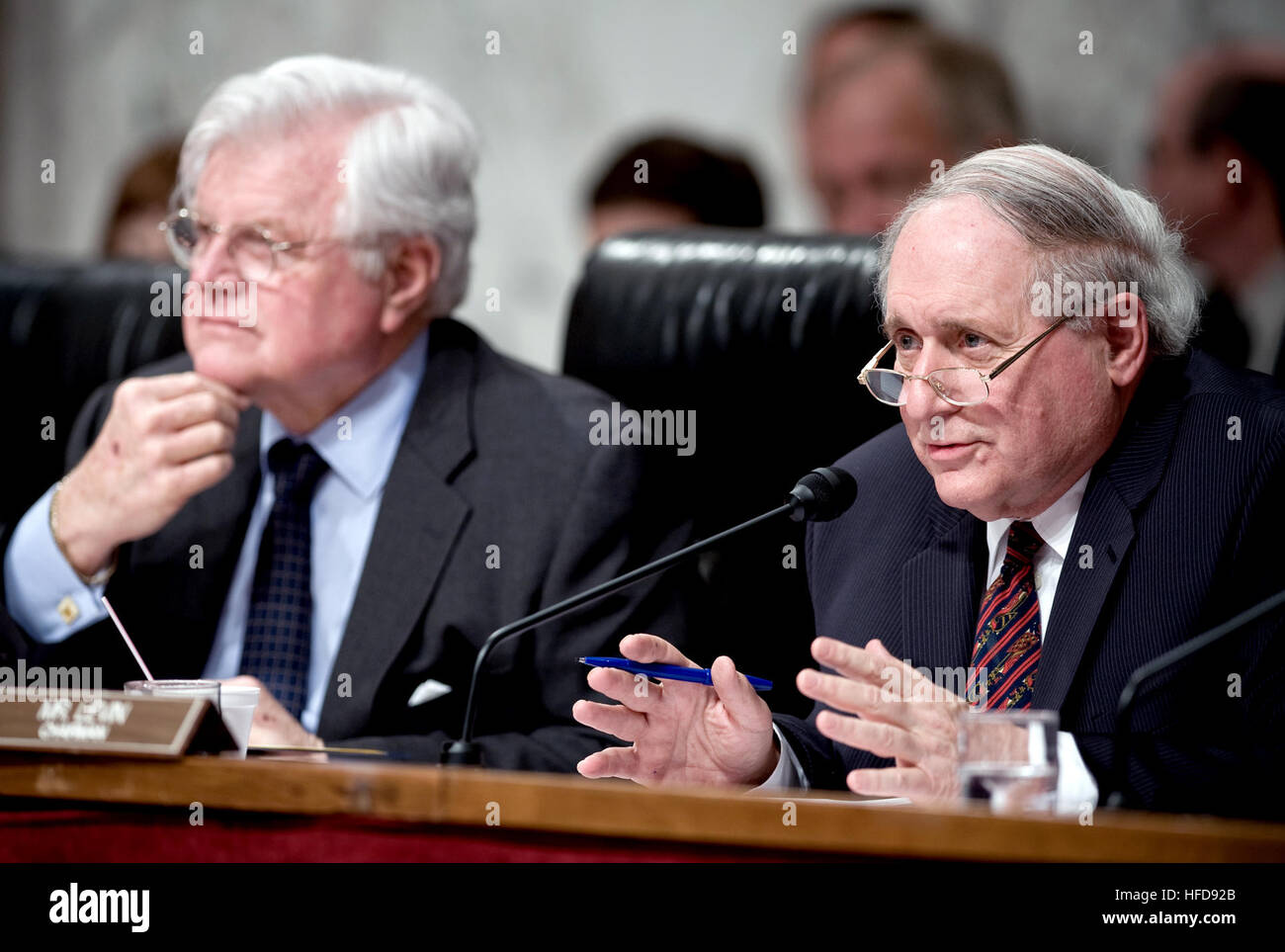 Robert gates senate hi-res stock photography and images - Alamy
