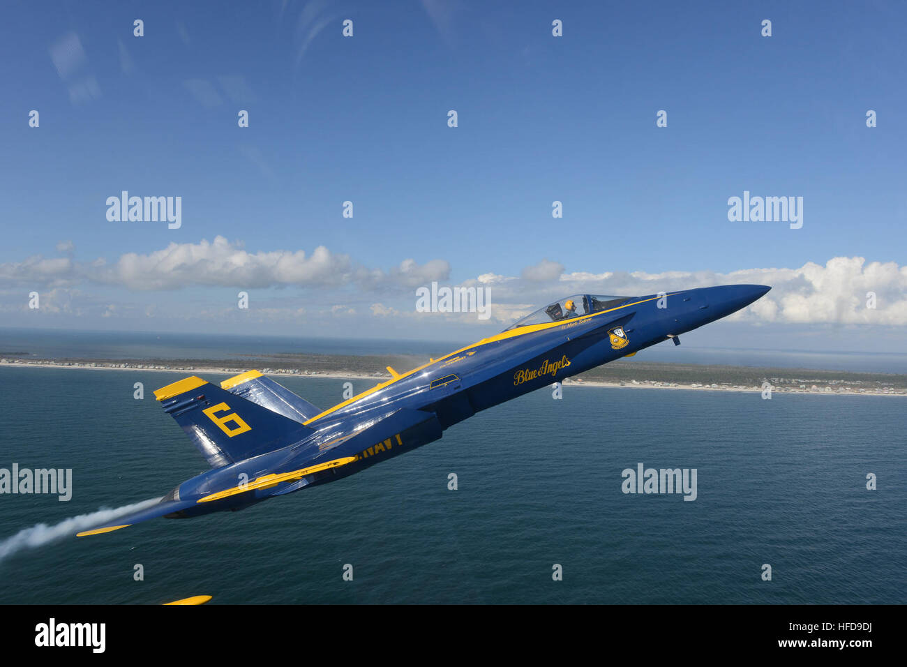 PENSACOLA, Fla. (Dec. 6, 2012) Lt. Mark Tedrow, opposing solo pilot for ...
