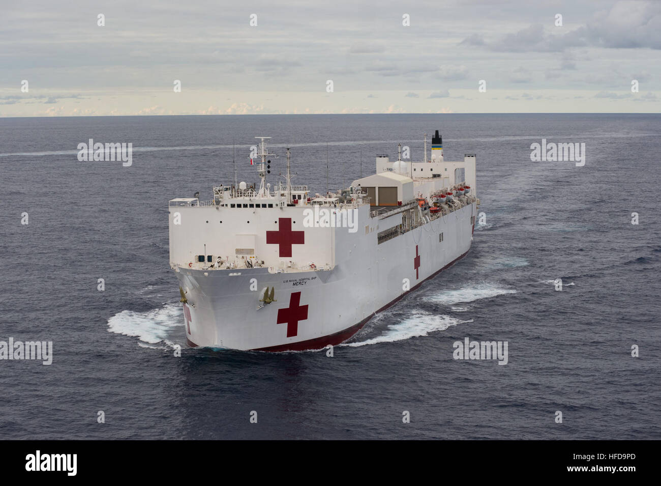 PACIFIC OCEAN -- The Military Sealift Command hospital ship USNS Mercy ...