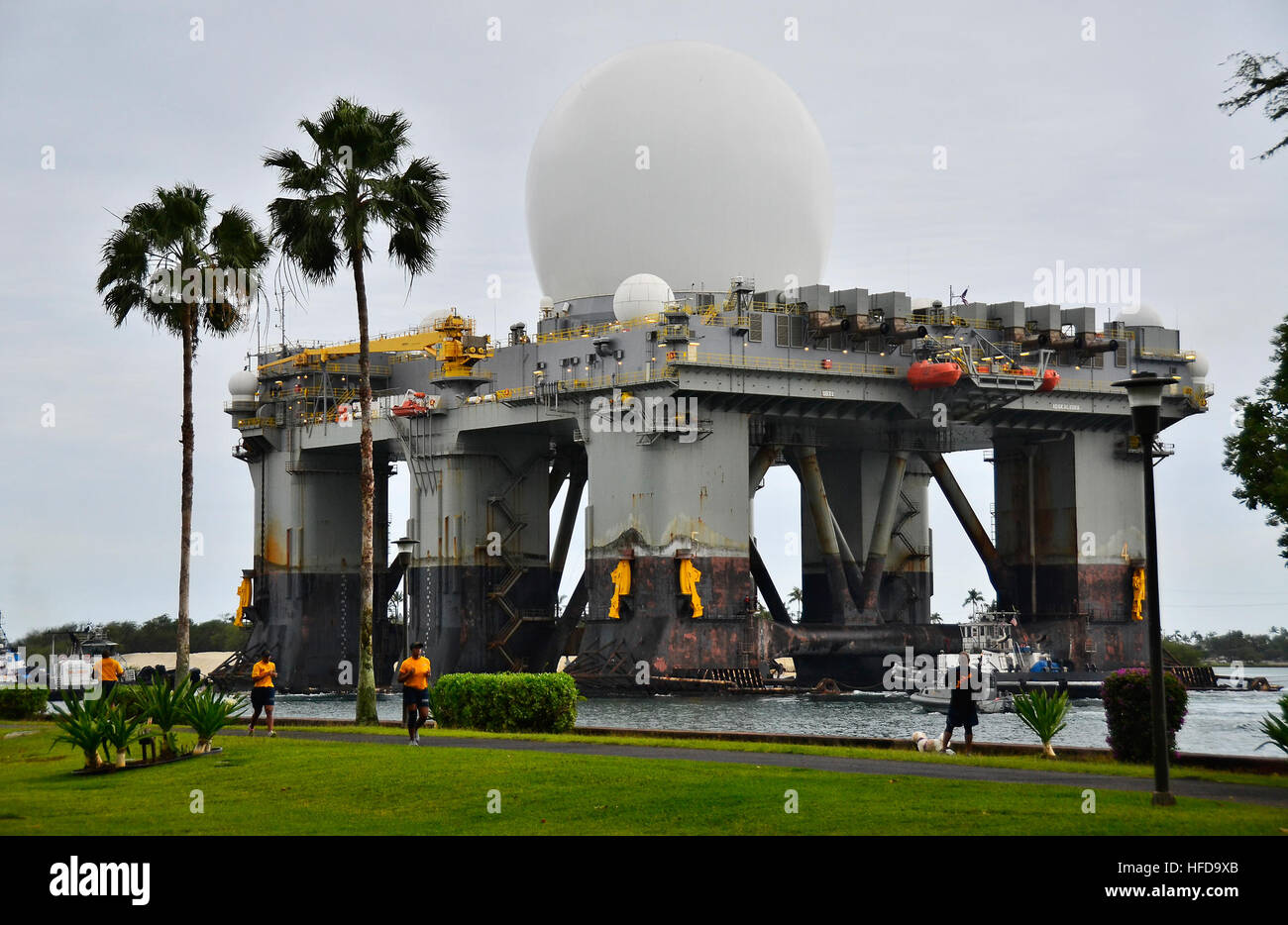 Sea based x band radar hi-res stock photography and images - Alamy