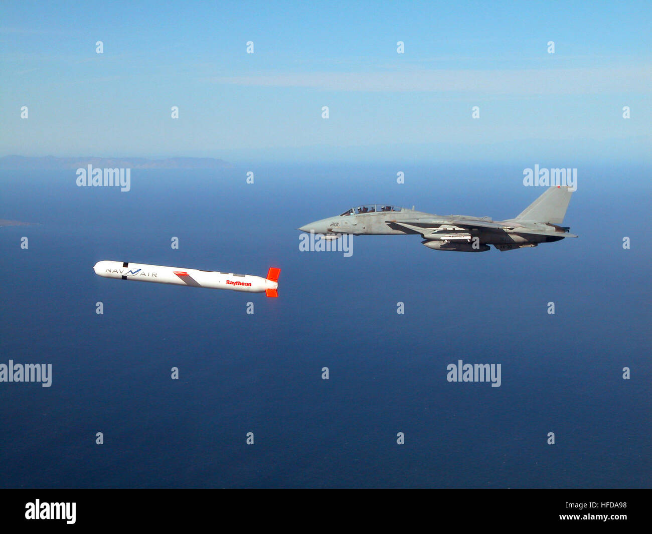 Tomahawk cruise missile hi-res stock photography and images - Alamy