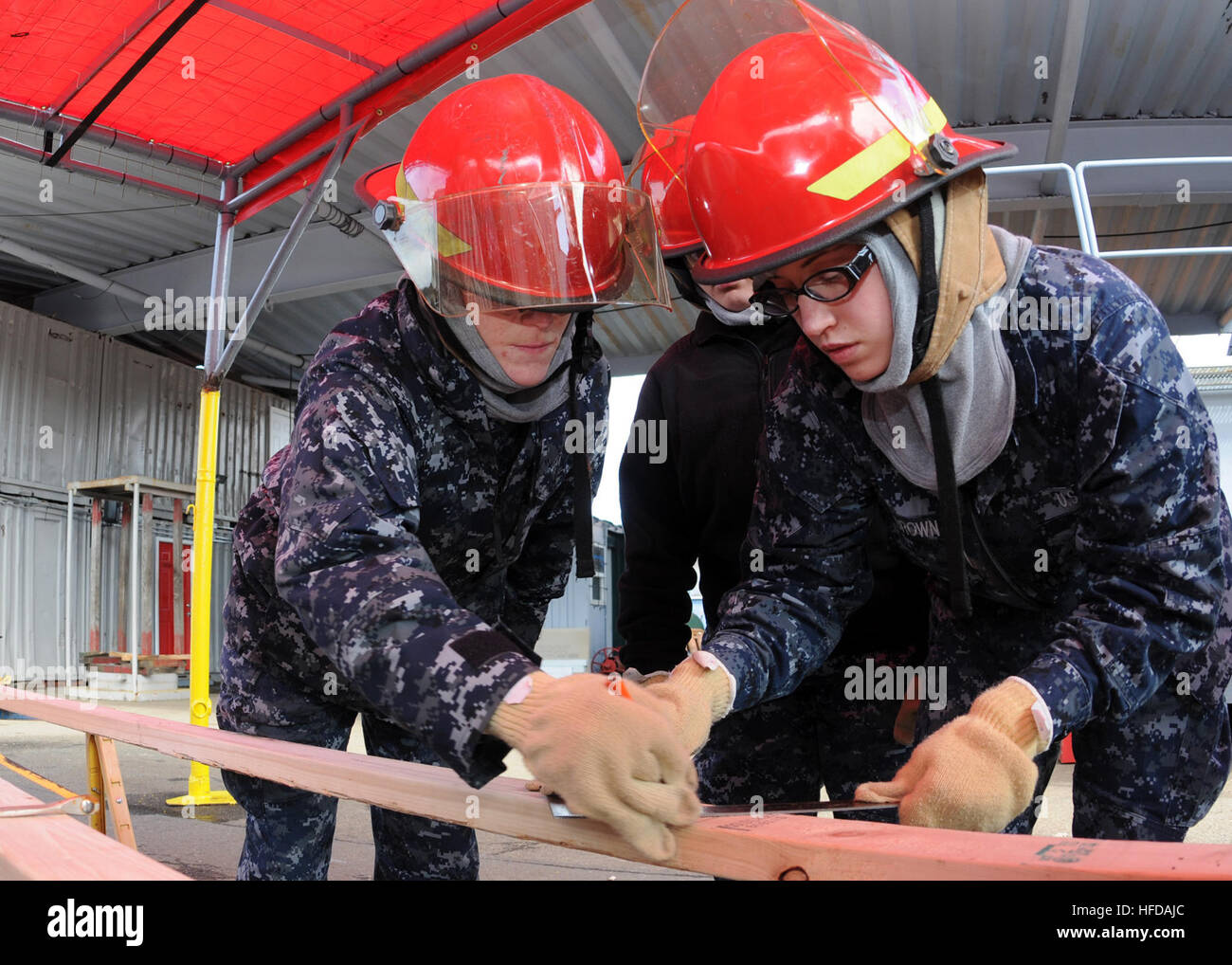 Sailors from USS Nimitz attend Wet Trainer damage control course at ...