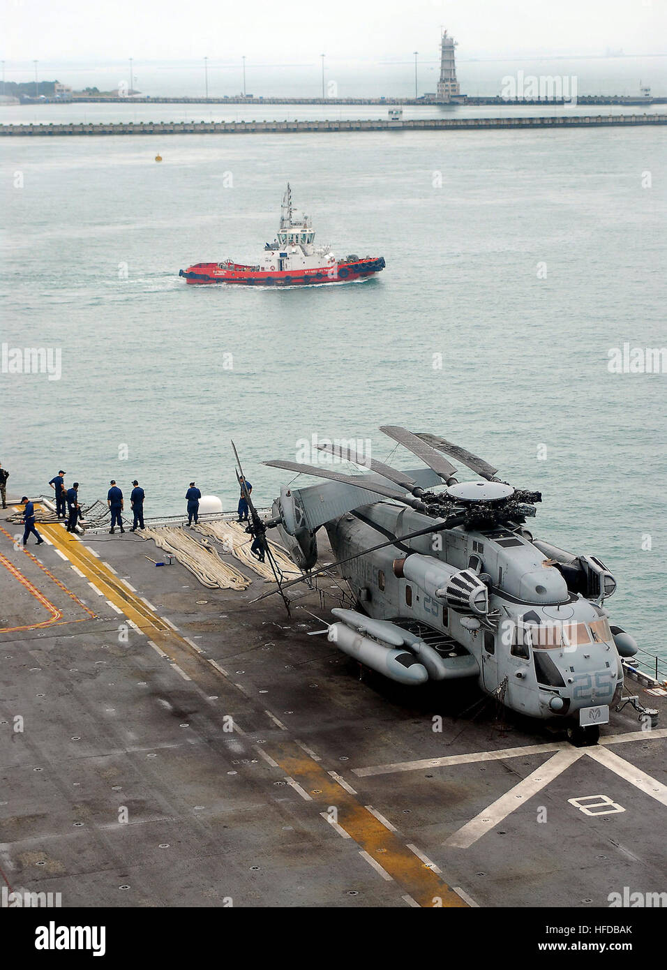Uss tarawa lha 1 hi-res stock photography and images - Alamy