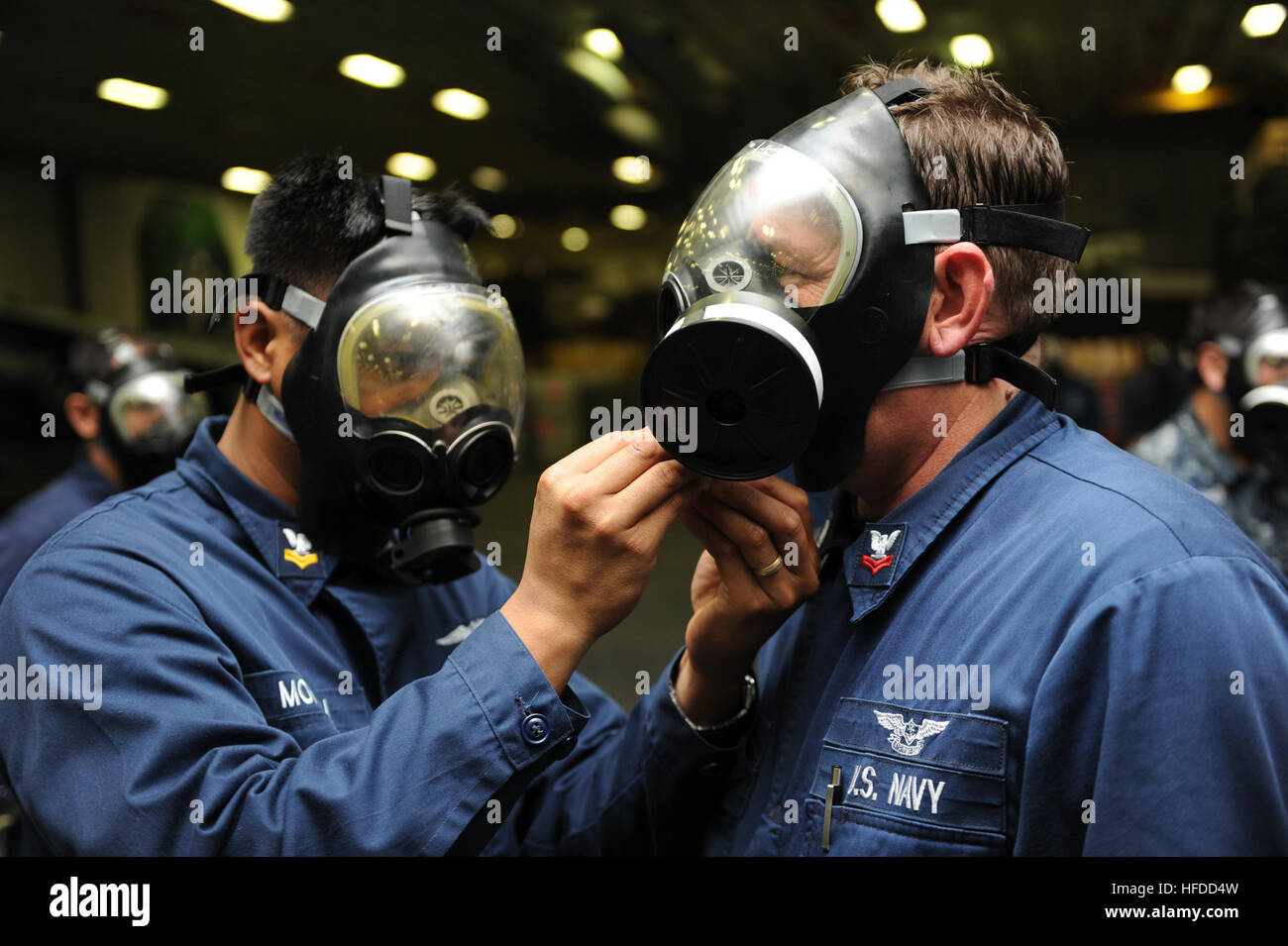 Mcu 2p gas mask hi-res stock photography and images - Alamy