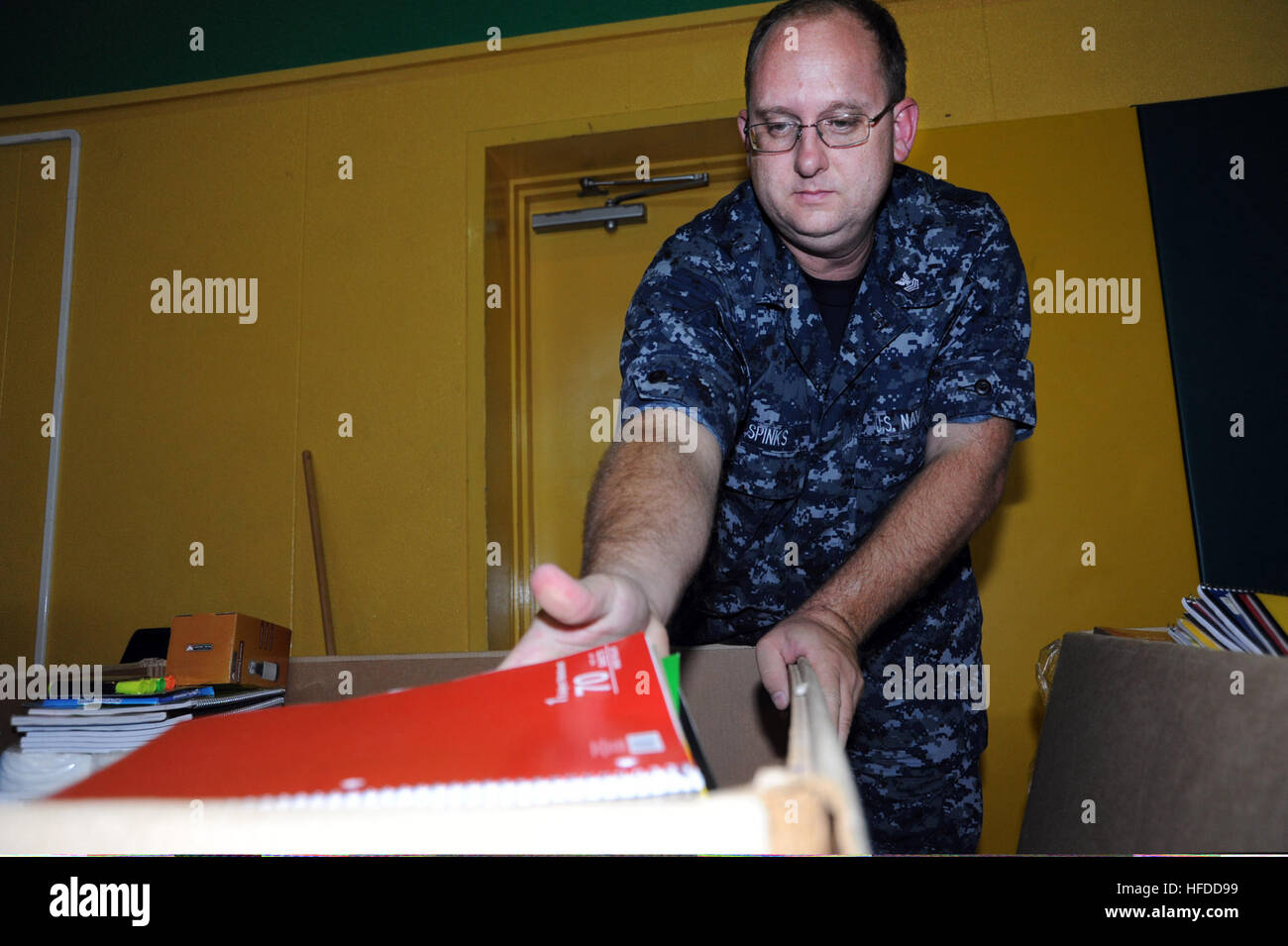 U.S. Navy Mineman 1st Class Brian Spinks, with Mobile Mine Assembly ...