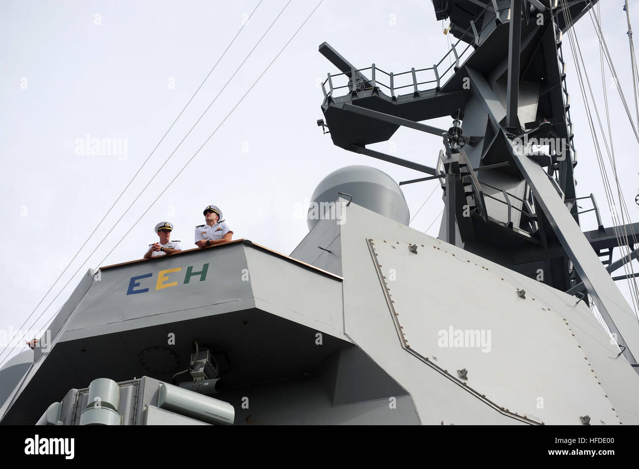 U.S. Sailors on the guided-missile destroyer USS Michael Murphy (DDG ...