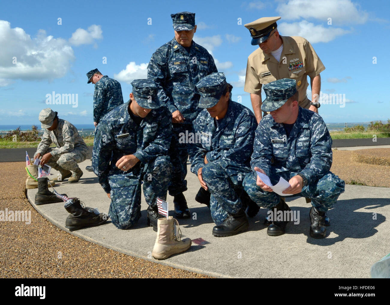 140911-N-DX698-027 CAMP H.M. SMITH, Hawaii (Sept. 11, 2014) Sailors ...