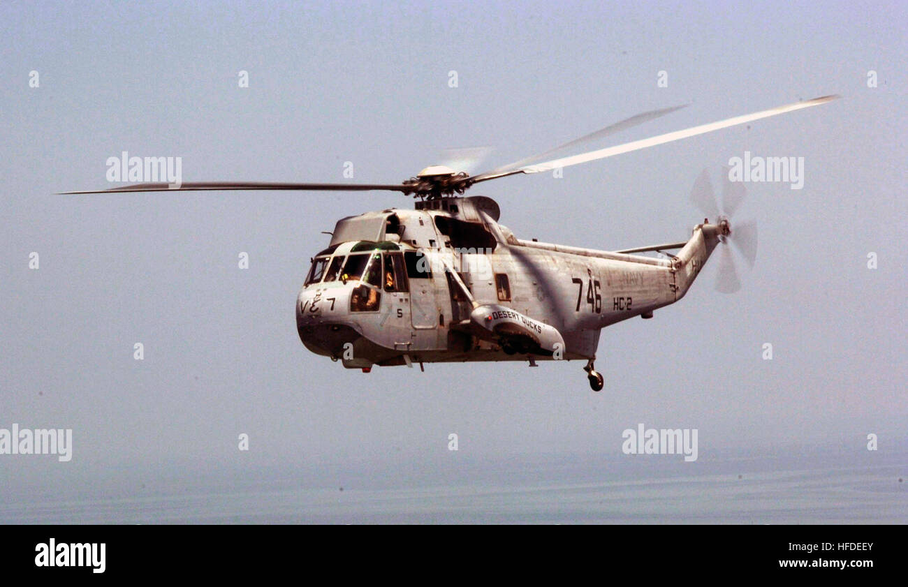050902-N-4142G-010 Manama, Bahrain (Sept. 2, 2005) - A UH-3H Sea King ...