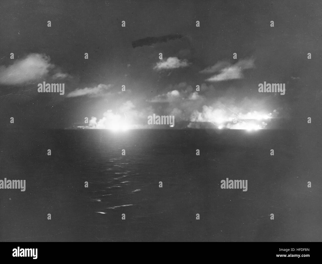 US cruisers fininf at Battle of Surigao Strait 1944 Stock Photo - Alamy