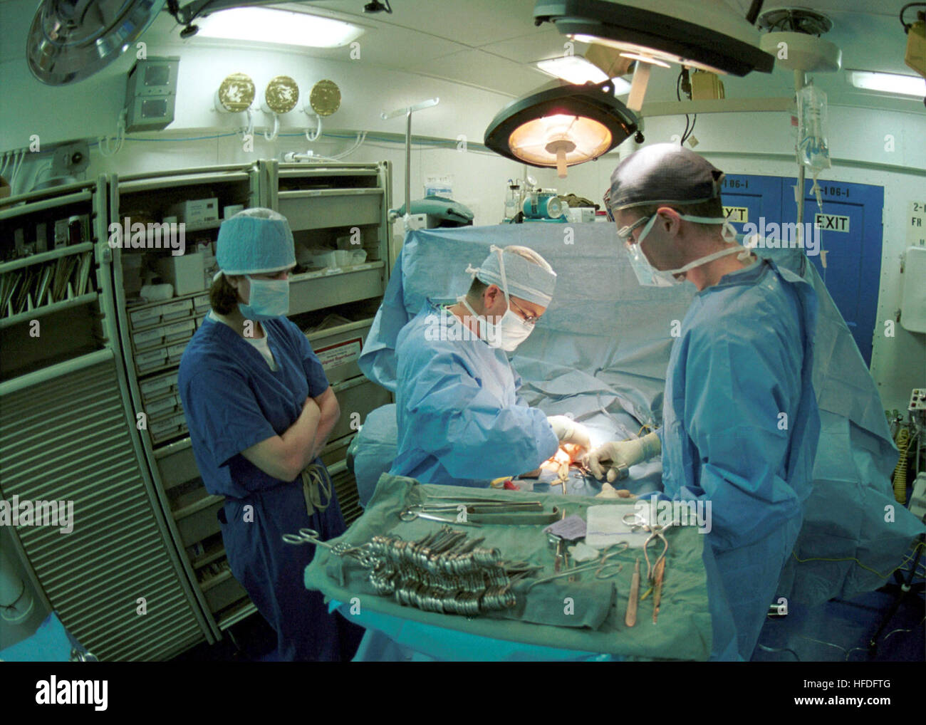 Us navy doctor surgery hi-res stock photography and images - Alamy