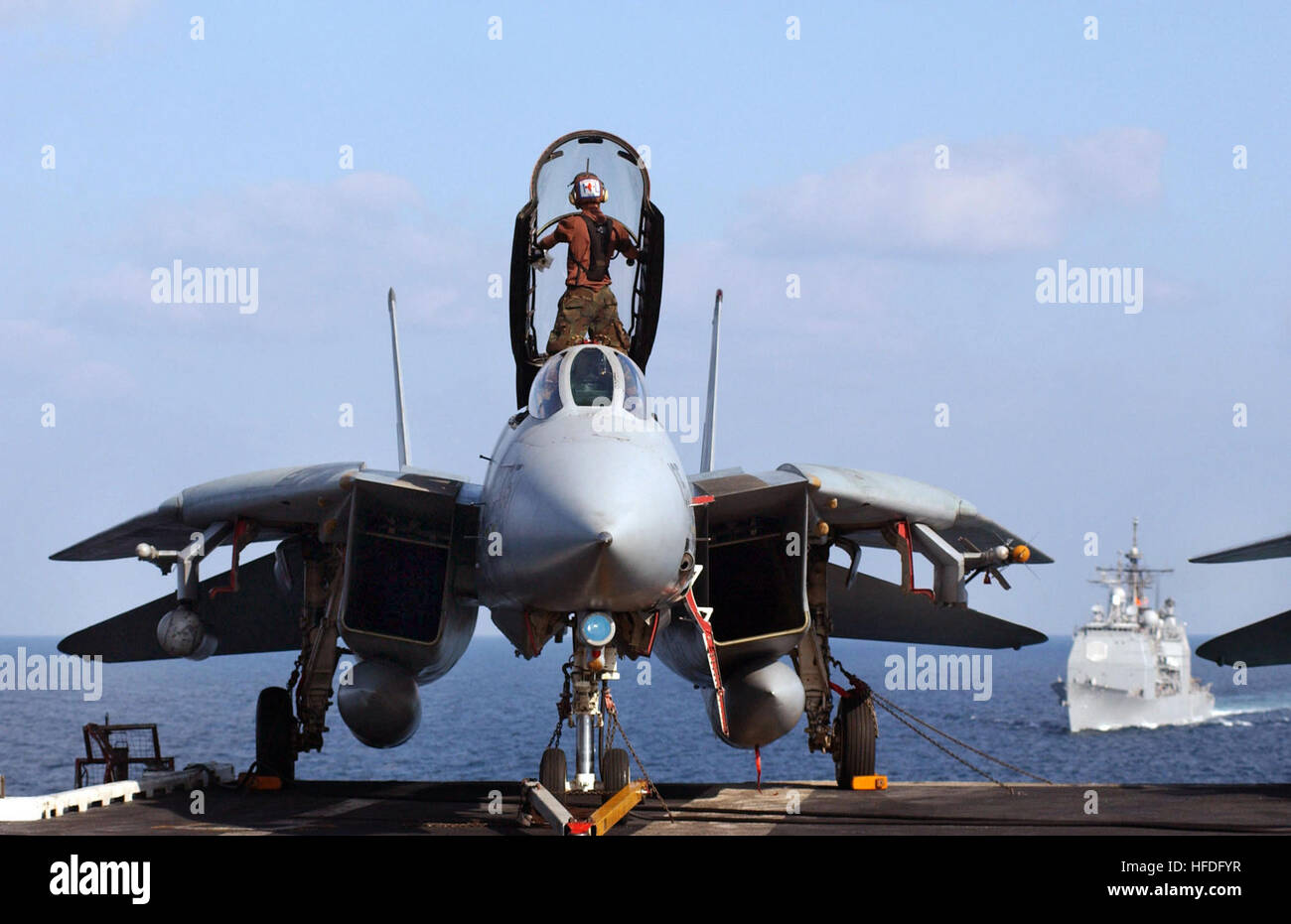 F 14 tomcat missile hi-res stock photography and images - Alamy