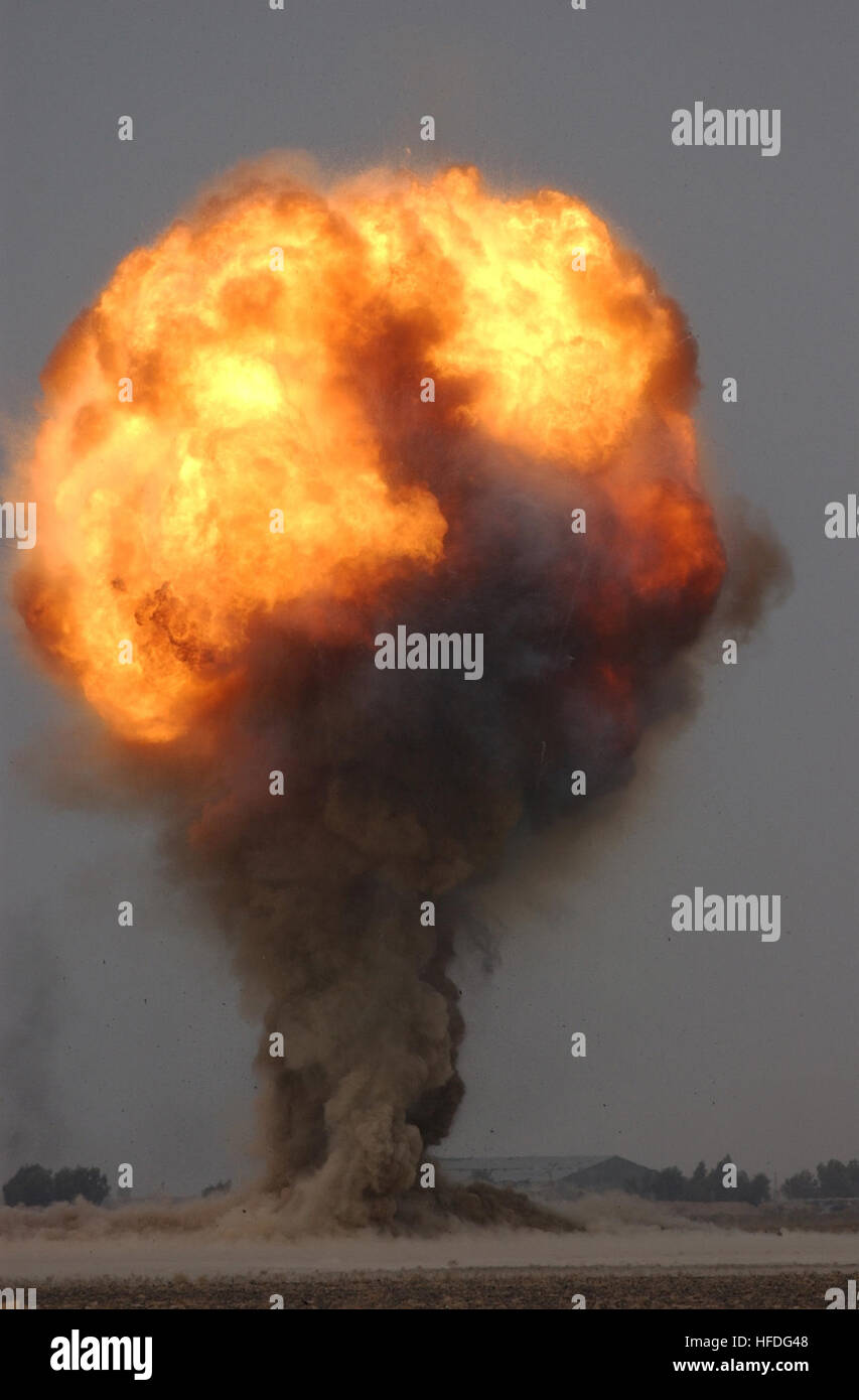 Chinese type 055 hi-res stock photography and images - Alamy