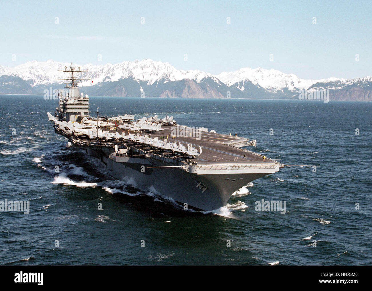Uss abraham lincoln in gulf hi-res stock photography and images - Alamy
