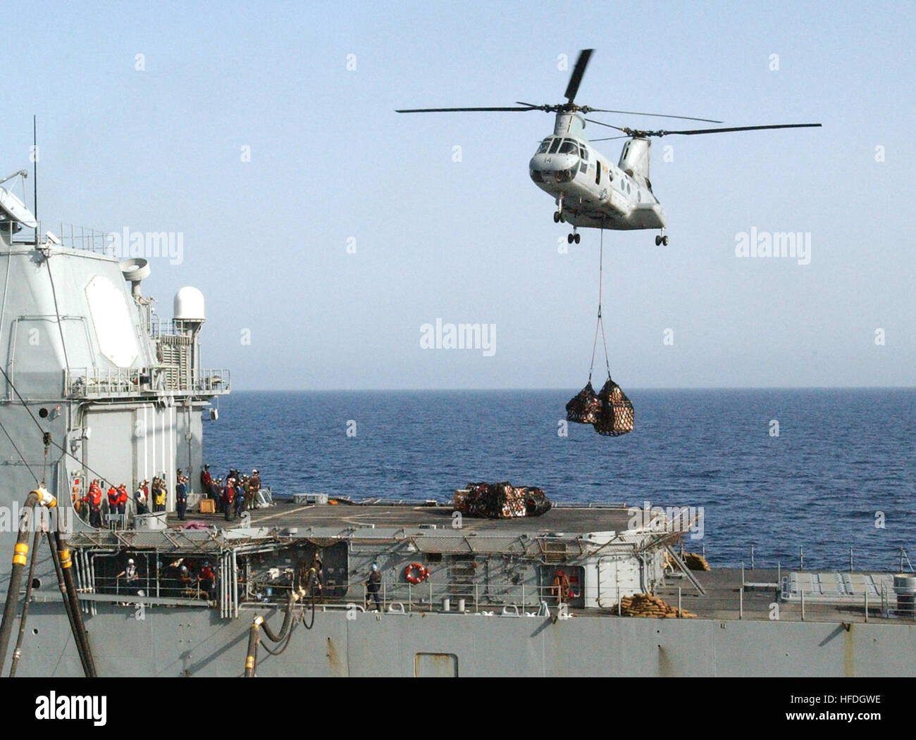 Uss seattle aoe 3 hi-res stock photography and images - Alamy