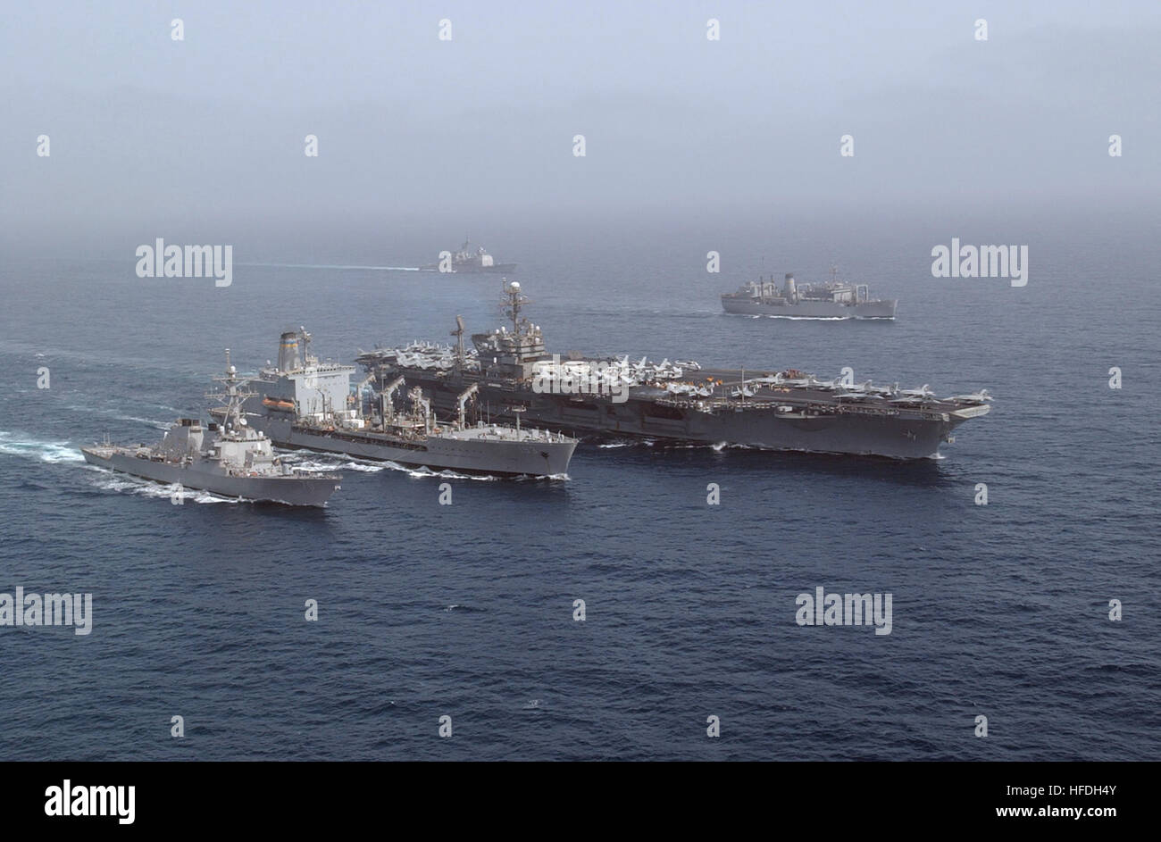 Usns walter s diehl tao 193 hi-res stock photography and images - Alamy