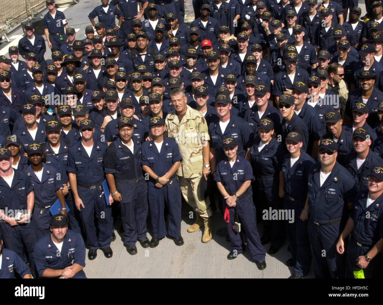 020621-N-6803B-003 In port Manama, Bahrain, aboard USS Hopper (DDG 70 ...