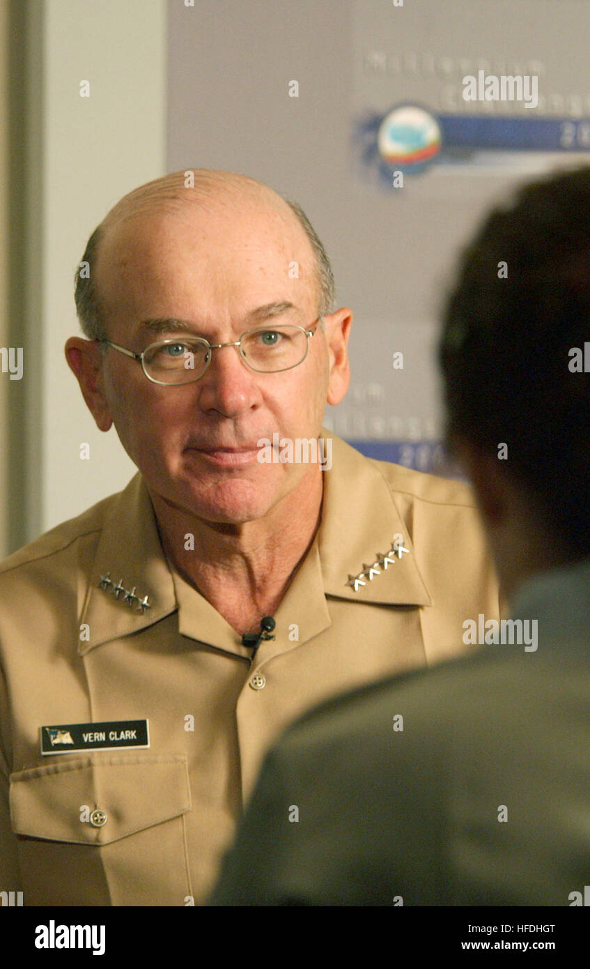 Chief naval operations admiral vern hi-res stock photography and images ...