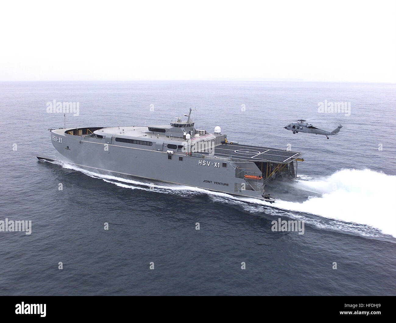 020802-N-8894M-001 Pacific Ocean (Aug. 2, 2002) -- An MH-60S ...