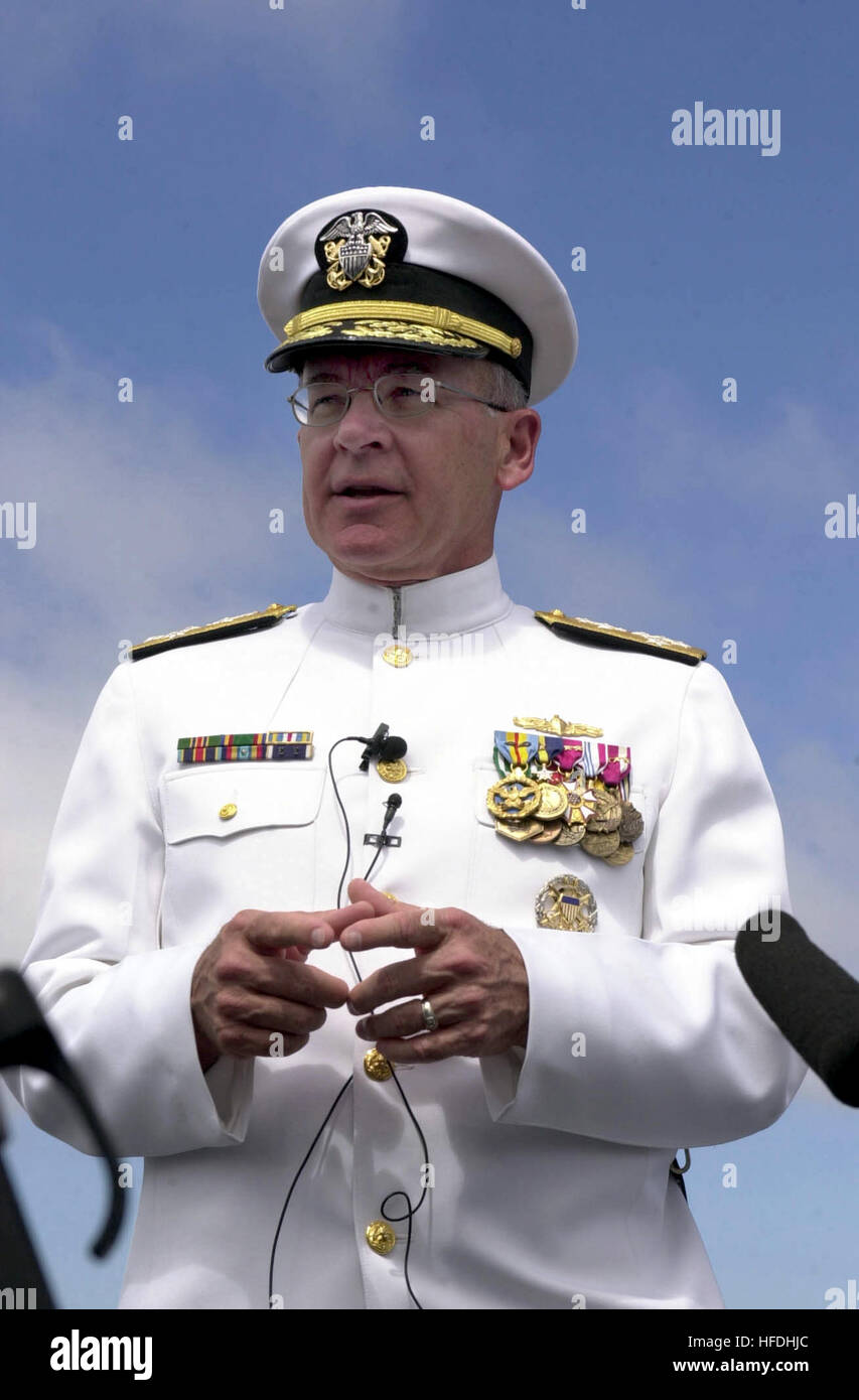 Chief naval operations admiral vern hi-res stock photography and images ...