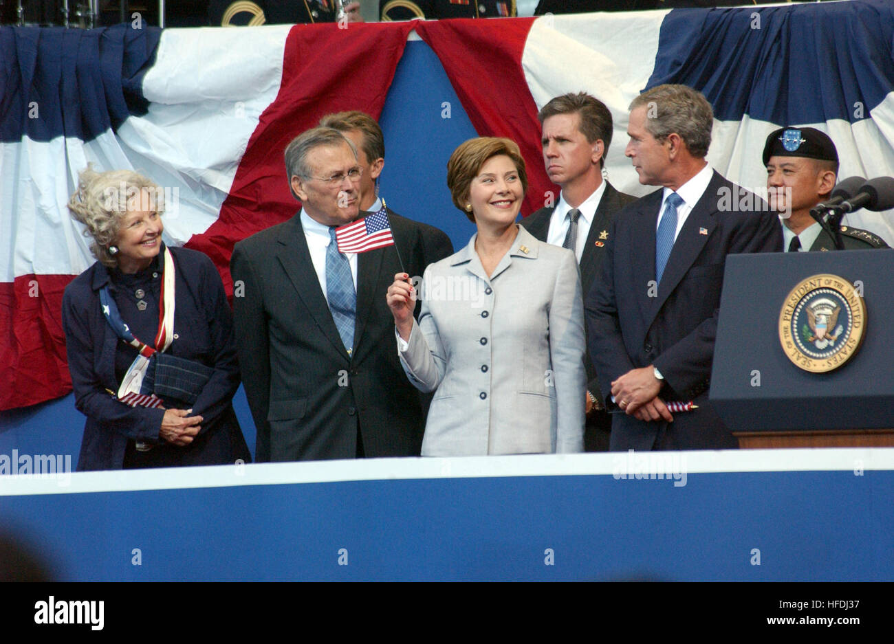 Honorable donald rumsfeld hi-res stock photography and images - Alamy