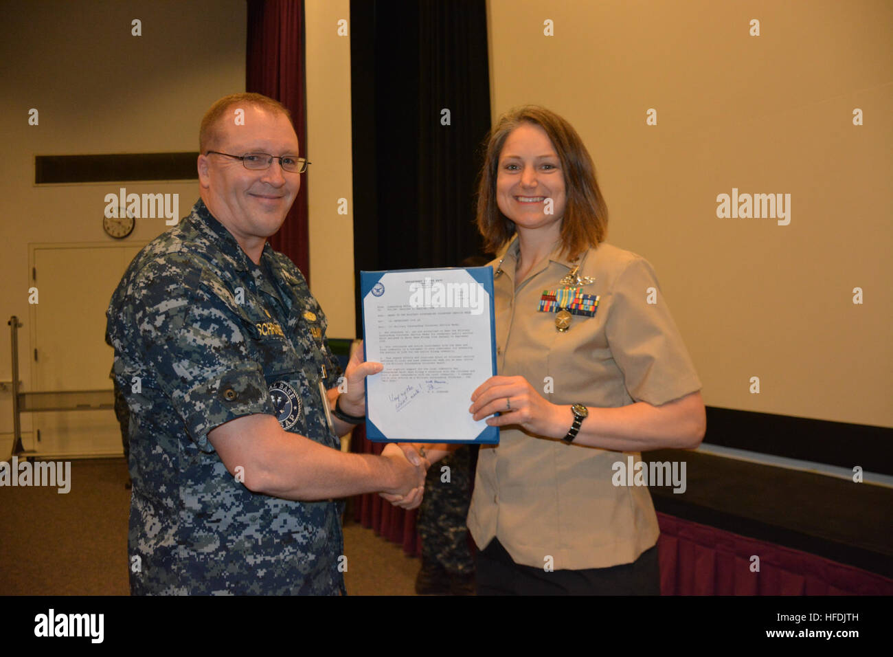 161109-N-KW311-026 BREMERTON, Wash. (Nov. 9, 2016) – Capt. Alan ...