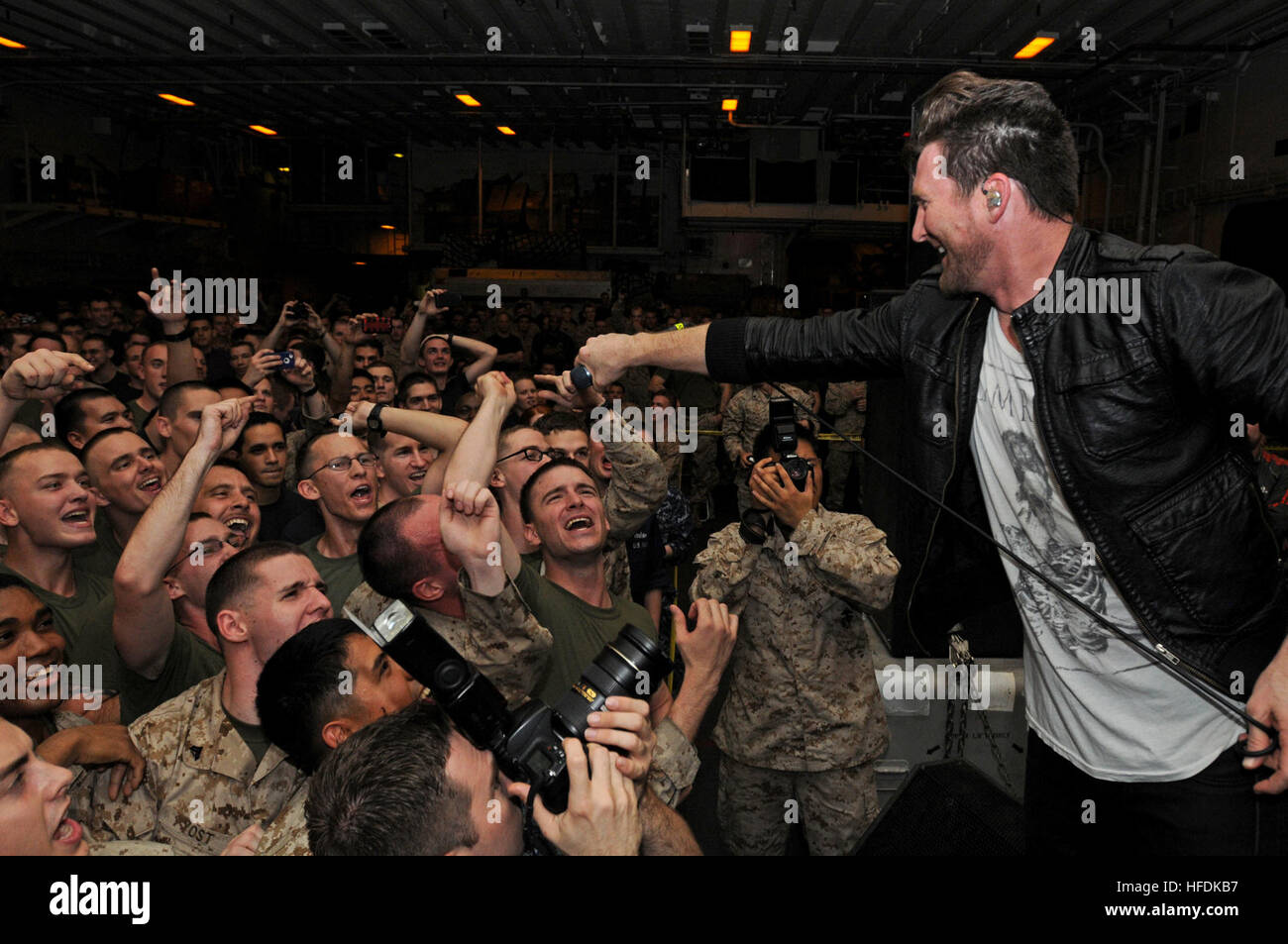 U.S. 5TH FLEET AREA OF RESPONSIBILITY (Jan. 21, 2013) Steve Arnold ...