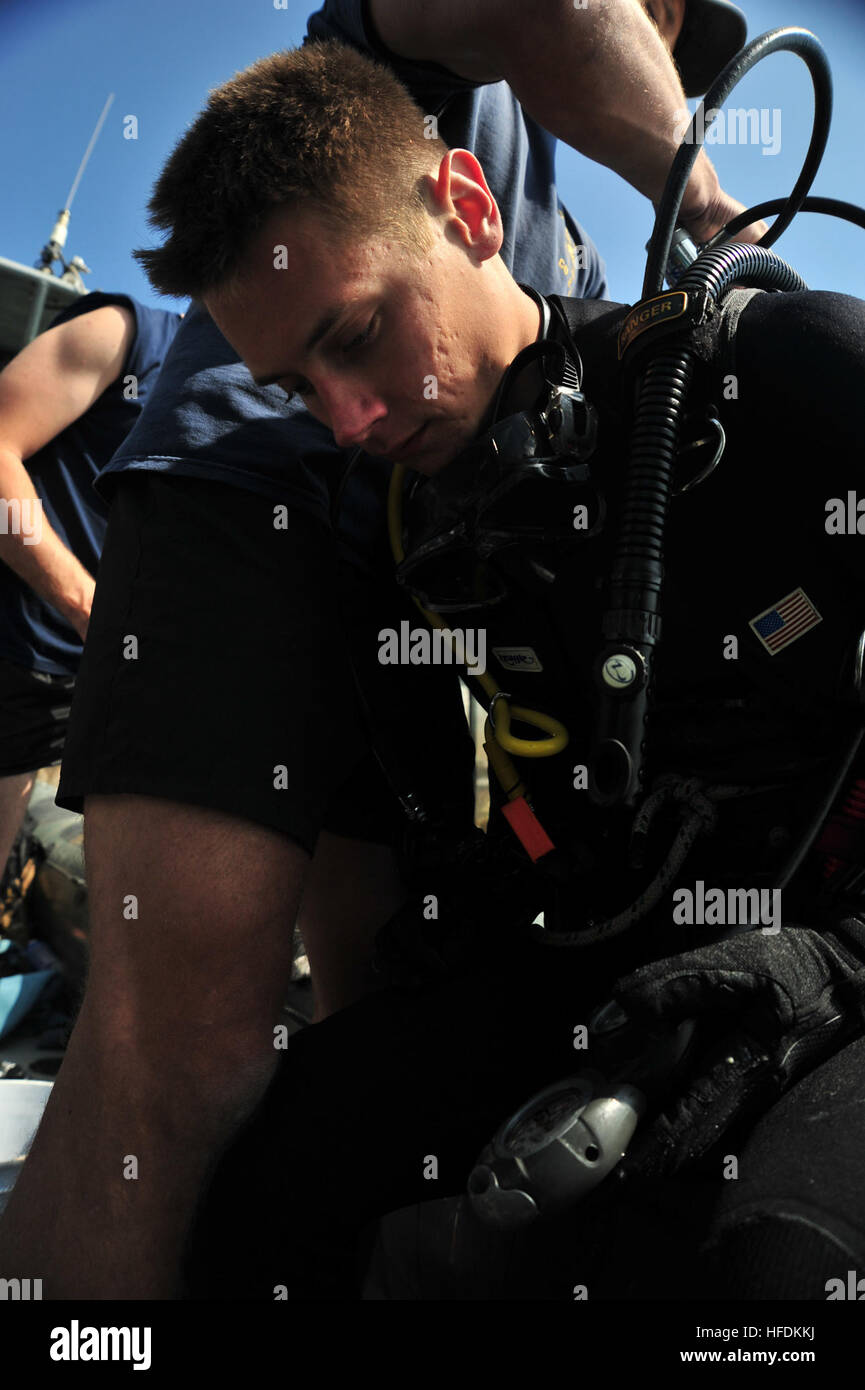 Salvage_operations hi-res stock photography and images - Alamy