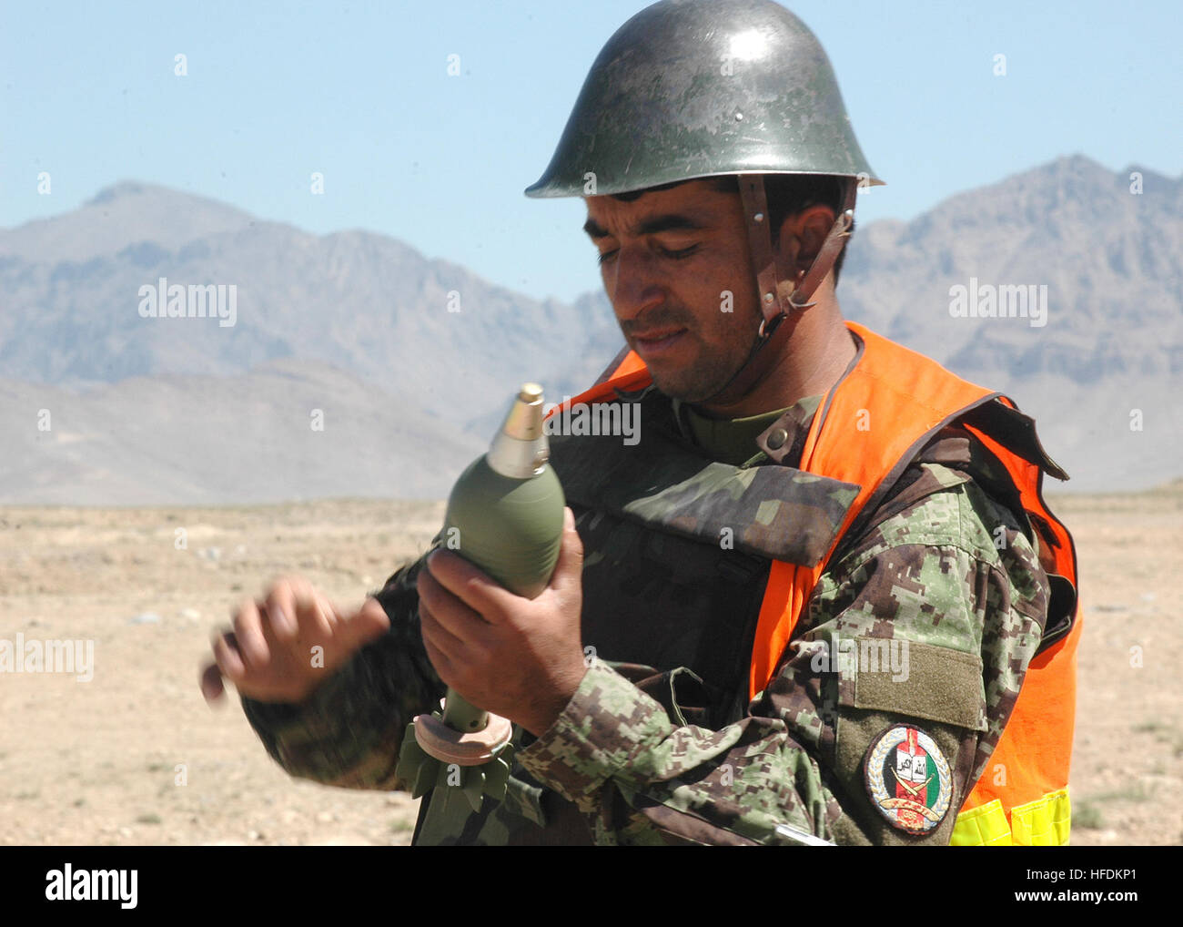 82 mm mortar hi-res stock photography and images - Alamy