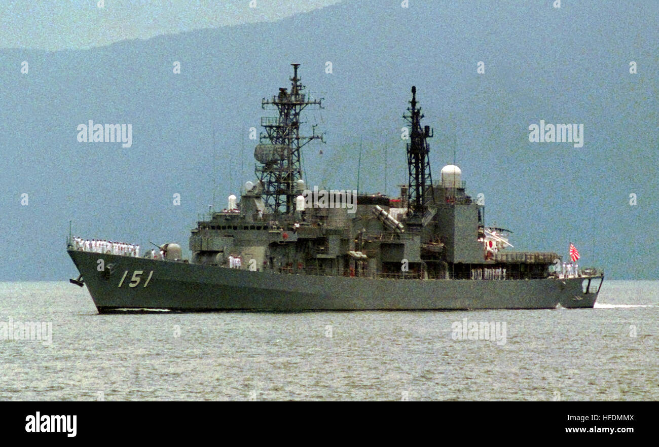 A port bow view of the Japanese destroyer JDS ASAGIRI (DD 151) underway. Asagiri DN-SC-92-06175 ...