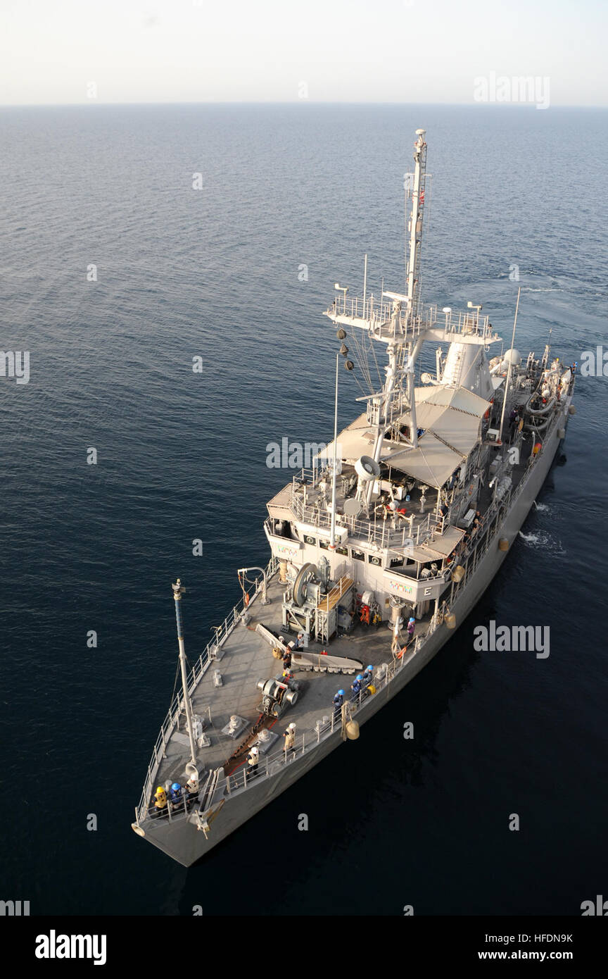 Uss dextrous mcm 13 hi-res stock photography and images - Alamy