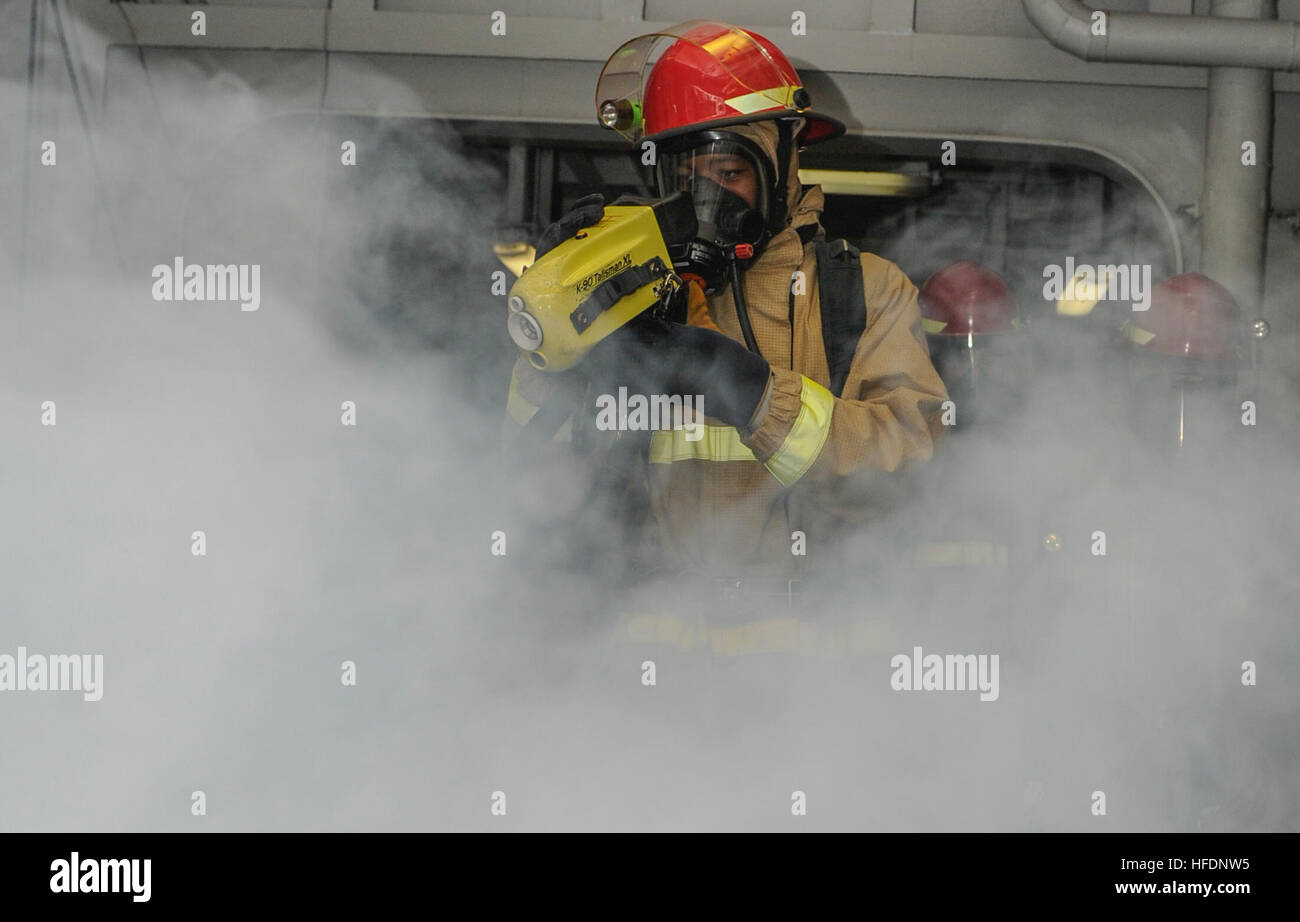 2013 Damage Controlman High Resolution Stock Photography and Images - Alamy